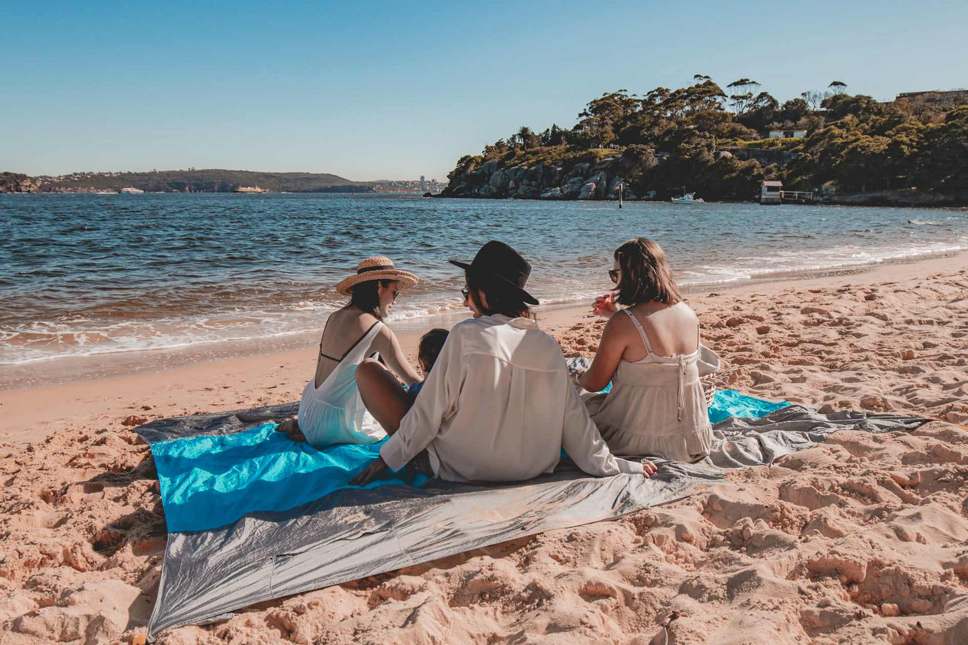 Beach Essentials: What to pack for a day at the beach? - TREKOLOGY